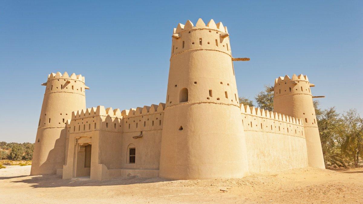World's Most Magnificent Forts and Fortresses