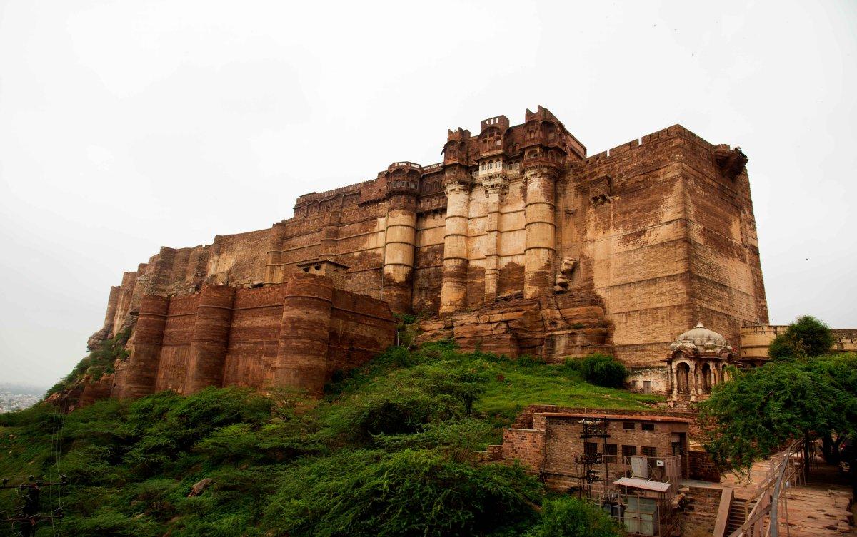 World's Most Magnificent Forts and Fortresses