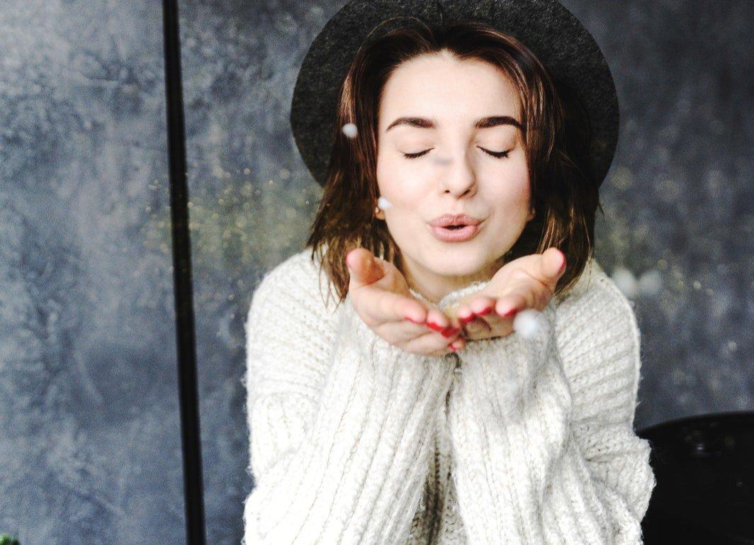Kiss Day 2019: 10 Smooch Tips to remember before kissing someone