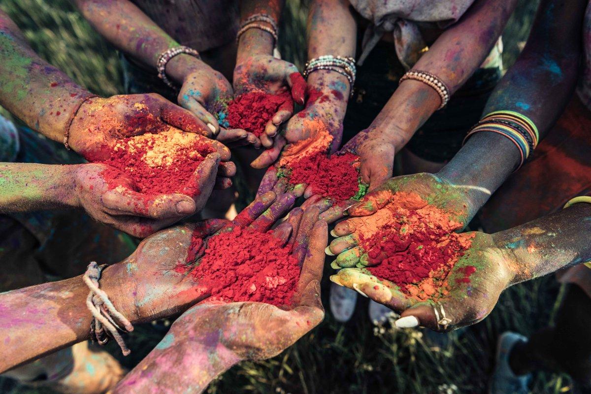 8 Vibrant DIY Natural Holi Colors You Can Make at Home