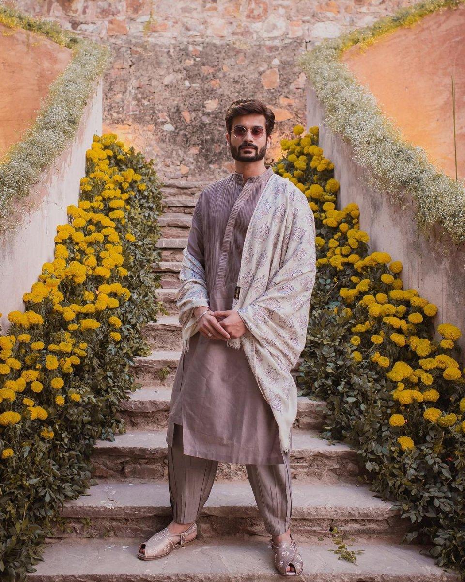 Stunning Diwali Outfits for Men Inspired by Bollywood Style Icons