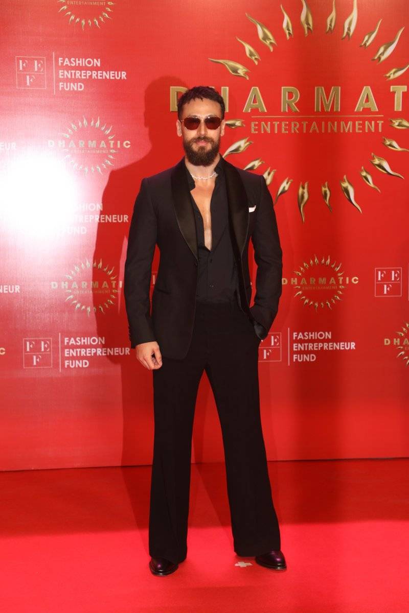 Janhvi Kapoor to Malaika Arora: Celebrities Bring Glam to FEF Fashion ...