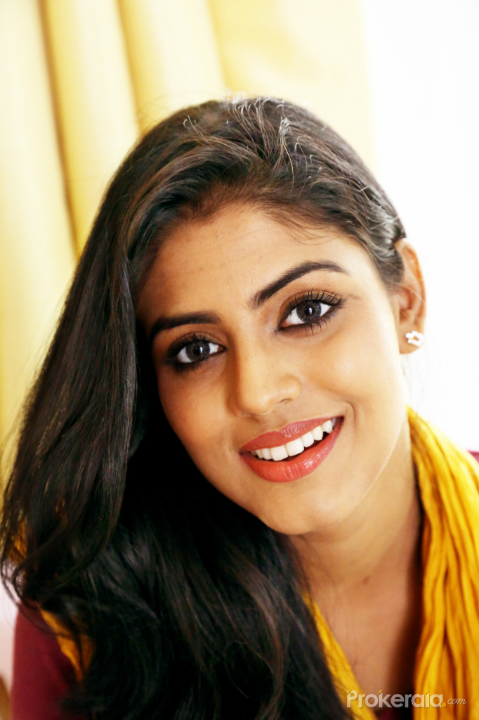 Velli Velichathil Movie Wallpapers, Posters & Stills