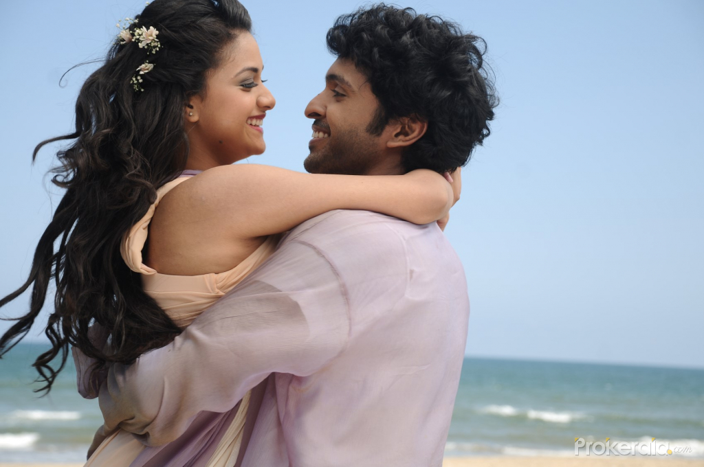 Ithu Enna Maayam Movie Wallpapers, Posters & Stills