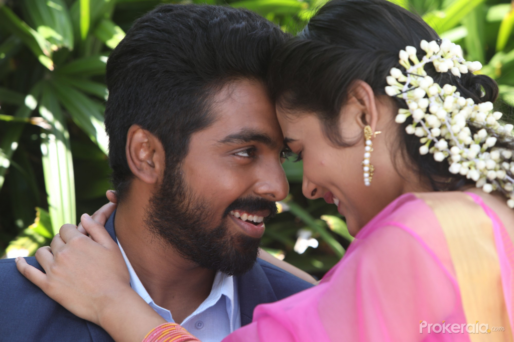 100% Kadhal Movie Wallpapers, Posters & Stills