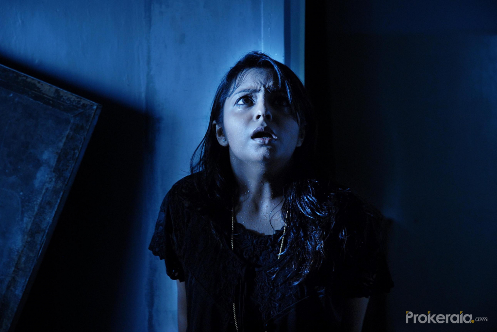 Valayam Movie Wallpapers, Posters & Stills