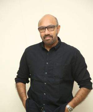 Bioscope Movie Cast, Review, Wallpapers & Trailer