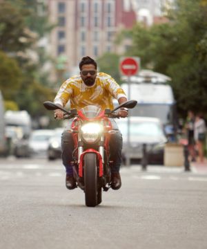 Vantha Rajavathaan Varuven Movie Cast, Review, Wallpapers & Trailer