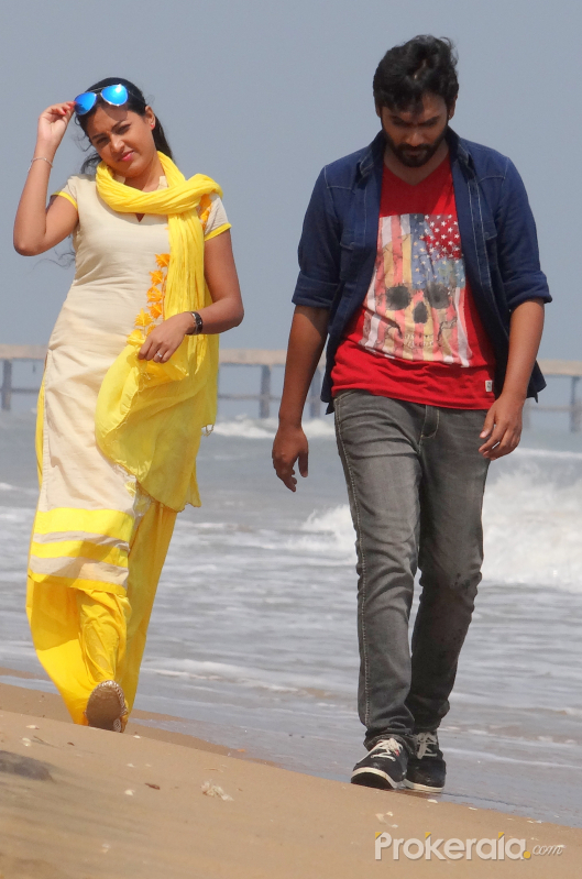 Aavu Puli Madhyalo Prabhas Pelli Movie Wallpapers, Posters & Stills