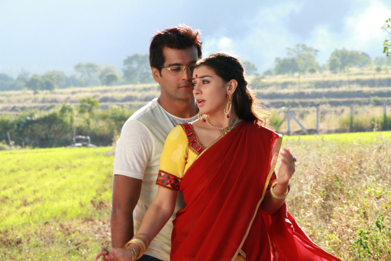 Aranmanai Movie Wallpapers, Posters & Stills
