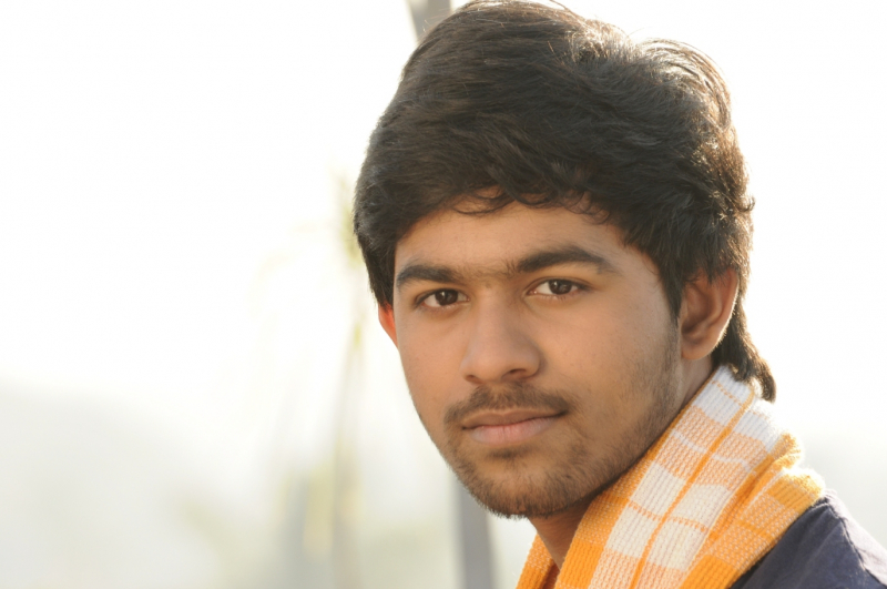 Avalukkenna Azhagiya Mugam Movie Wallpapers, Posters & Stills