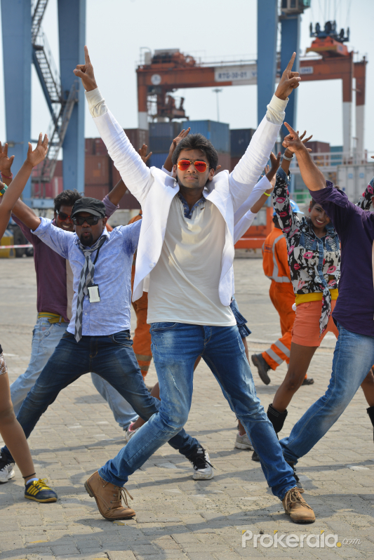 Chal Chal Gurram Movie Wallpapers, Posters & Stills