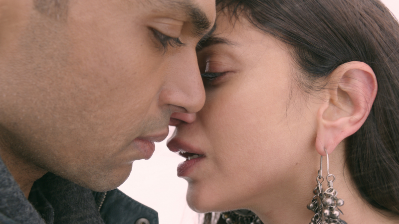 Kaatru Veliyidai Movie Wallpapers, Posters & Stills