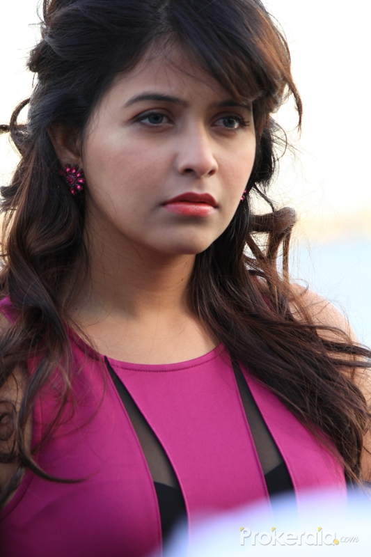 Yaar Nee Movie Wallpapers, Posters & Stills