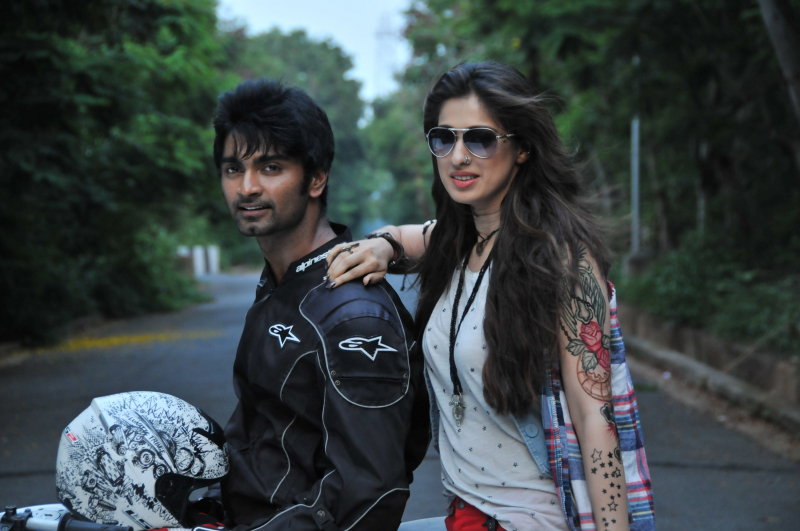 Irumbu Kuthirai Movie Wallpapers, Posters & Stills