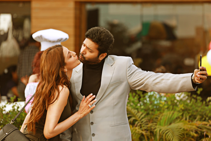 Comali Movie Wallpapers, Posters & Stills