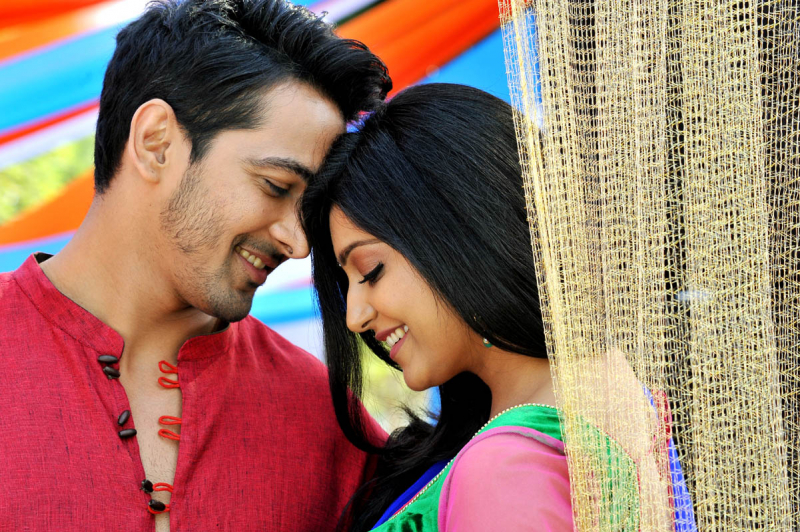 Maaya Movie Wallpapers, Posters & Stills