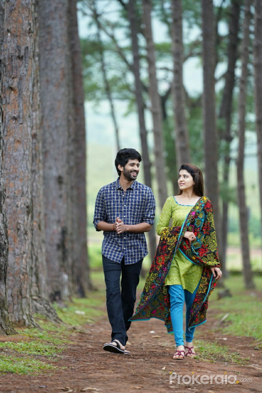 Kaadhal Movie Wallpapers, Posters & Stills