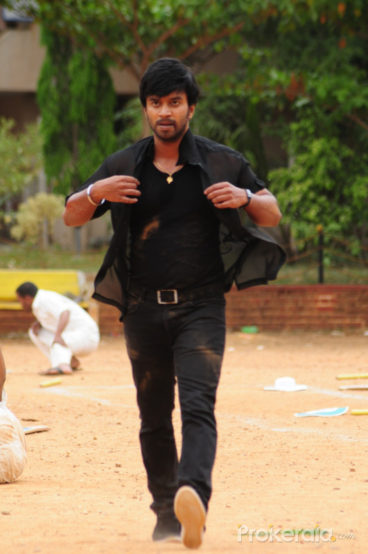 Red Mirchi Movie Wallpapers, Posters & Stills