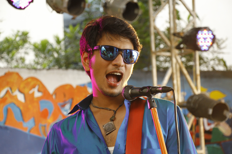 Oru Nalla Naal Paathu Solren Movie Wallpapers, Posters & Stills