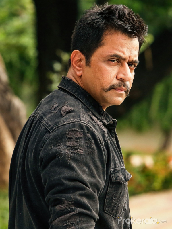 Kolaigaran Movie Wallpapers, Posters & Stills