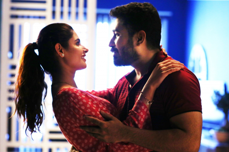 Kolaigaran Movie Wallpapers, Posters & Stills