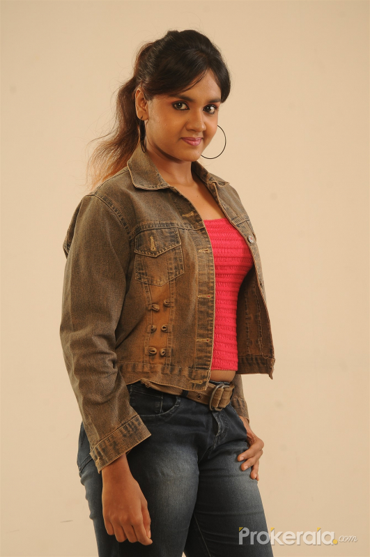 Unnaal Ennaal Movie Wallpapers, Posters & Stills