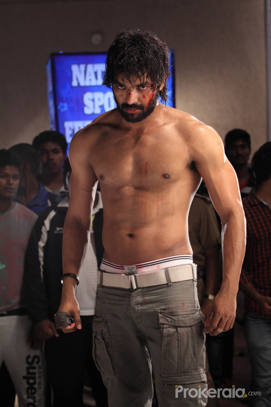 Valiyavan Movie Wallpapers, Posters & Stills