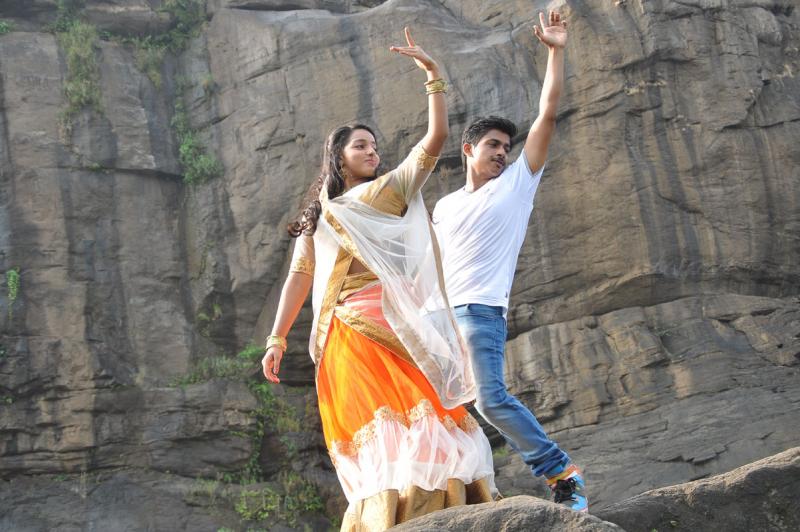 Vandanam Movie Wallpapers, Posters & Stills