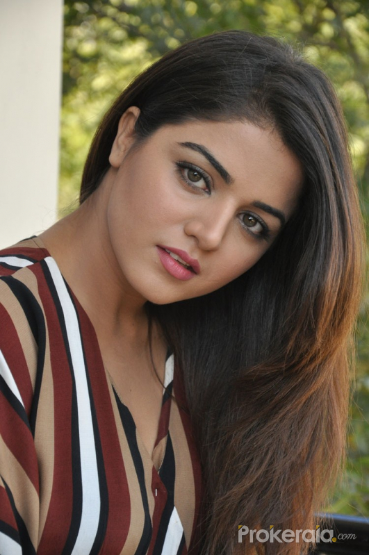 Wamiqa Gabbi Photos | Wamiqa Gabbi Pics & Photo Gallery | Hot, Sexy ...