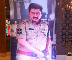 Parari Movie Cast, Review, Wallpapers & Trailer