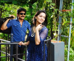 Damarukam Movie Cast, Review, Wallpapers & Trailer