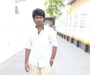 Valayal Movie Cast, Review, Wallpapers & Trailer
