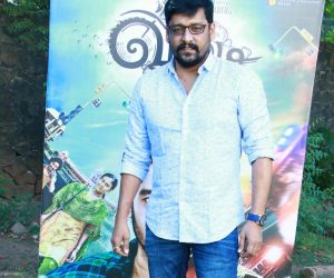 Vandi Movie Cast, Review, Wallpapers & Trailer