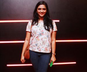 Sigai Movie Wallpapers, Posters & Stills