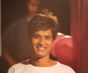 Crazy Love Movie Cast, Review, Wallpapers & Trailer