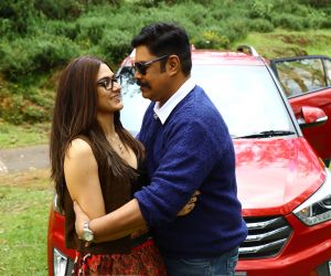 Iruttu Movie Cast, Review, Wallpapers & Trailer