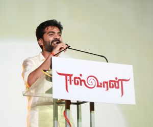 Eeswaran Movie Cast, Review, Wallpapers & Trailer
