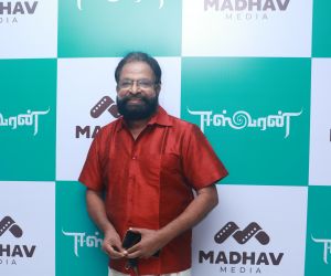 Eeswaran Movie Cast, Review, Wallpapers & Trailer