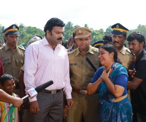Theruvu Nakshatrangal Movie Cast, Review, Wallpapers & Trailer