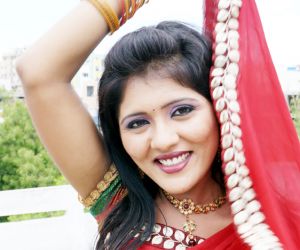 Neetho Movie Cast, Review, Wallpapers & Trailer