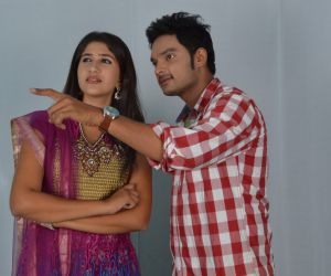 Niluvave Vaalu Kanuladaana Movie Cast, Review, Wallpapers & Trailer