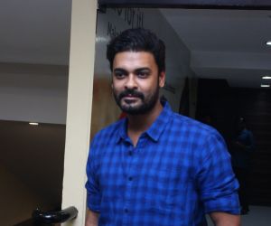 Gulaebaghavali Movie Cast, Review, Wallpapers & Trailer