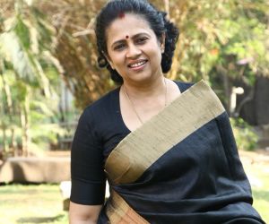 House Owner Movie Cast, Review, Wallpapers & Trailer