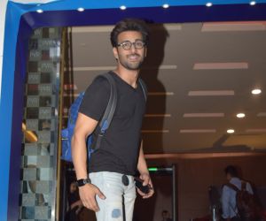 Ujda Chaman Movie Cast, Review, Wallpapers & Trailer