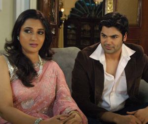 Chandra Movie Cast, Review, Wallpapers & Trailer