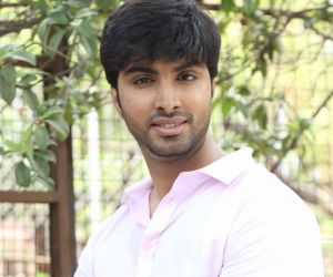 You Movie Cast, Review, Wallpapers & Trailer