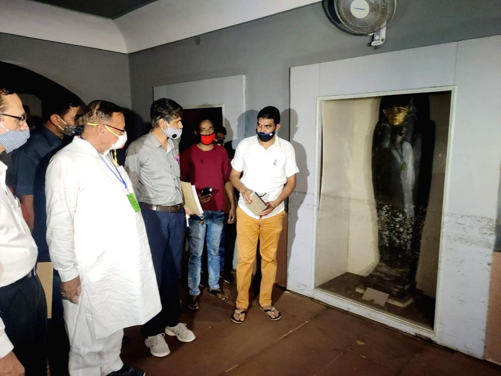 Free Photo: 2,400-yr-old mummy in Jaipur enjoys fresh air after 130 years