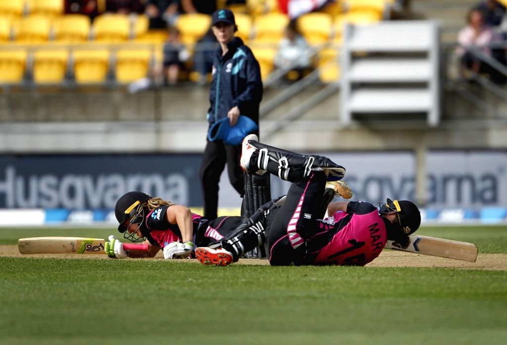 2nd T20I: All-round Mackay stars in NZ's 4-wicket win