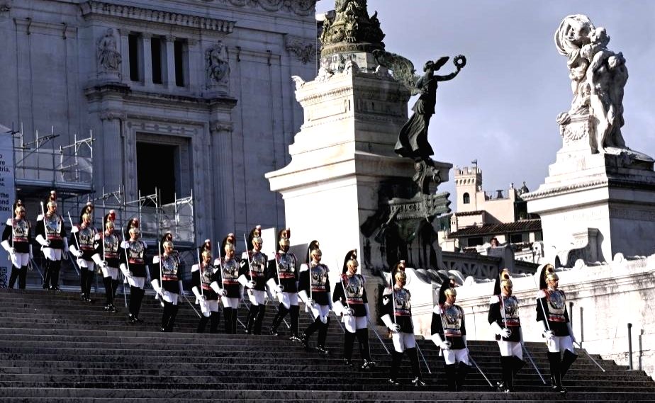 A guard of honor takes part in a ceremony marking Italy's Liberation ...